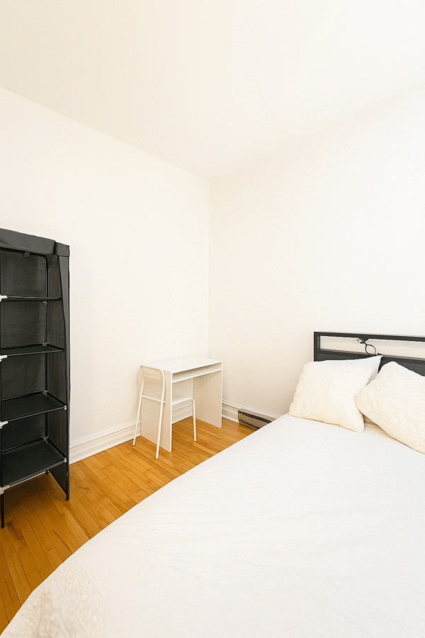 Chambre 2 – 1640 Rue Cuvillier, Montréal, QC H1W 3A1 – Immo Cle Inc